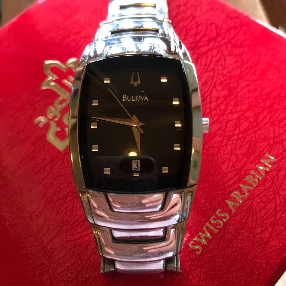 Bulova Bevel Glass Watch. - Gem